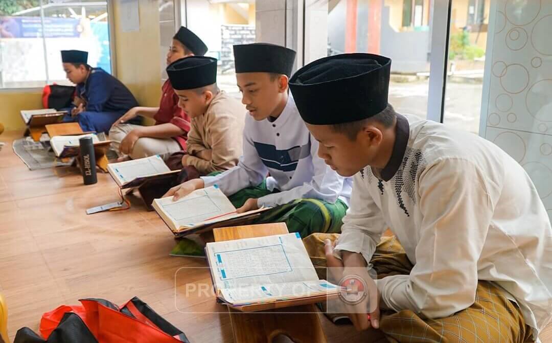 Cara Belajar Al-Quran Secara Otodidak dari YouTube Cara Belajar Al-Quran Secara Otodidak dari YouTube